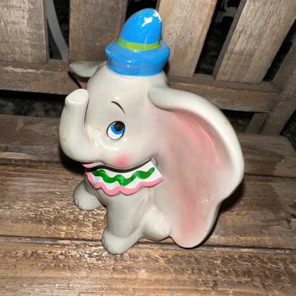 Disney | Accents | Vintage Dumbo Figurine | Poshmark